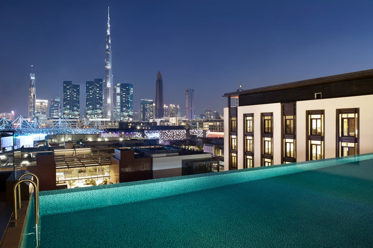 Night Swimming In Dubai: The Best Beach Clubs And Late-Night Pools ...