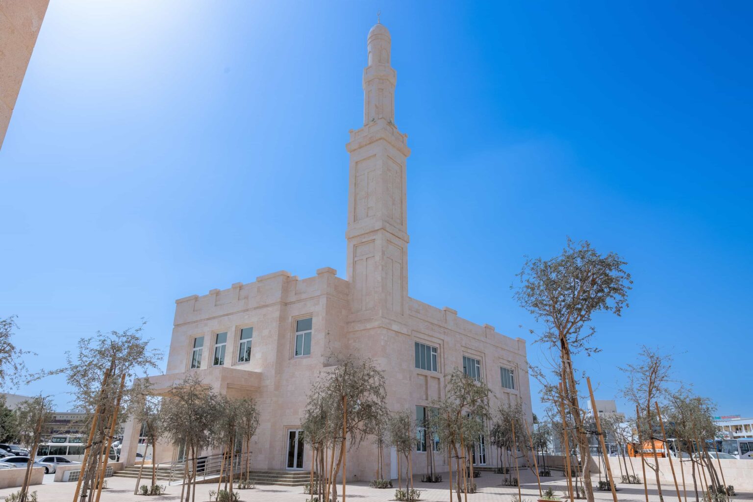A New Mosque Opens in Dubai: A Modern Space for Worship in Al Muhaisnah ...